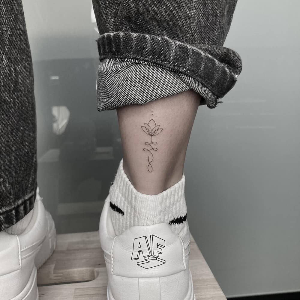 Tatuajes Línea fina en Madrid | Wildwoman Tattoo
